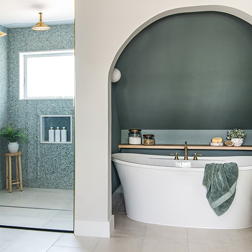Embracing the Unexpected: Laura Chappetto Creates a Cozy “Tub Cave” for ...